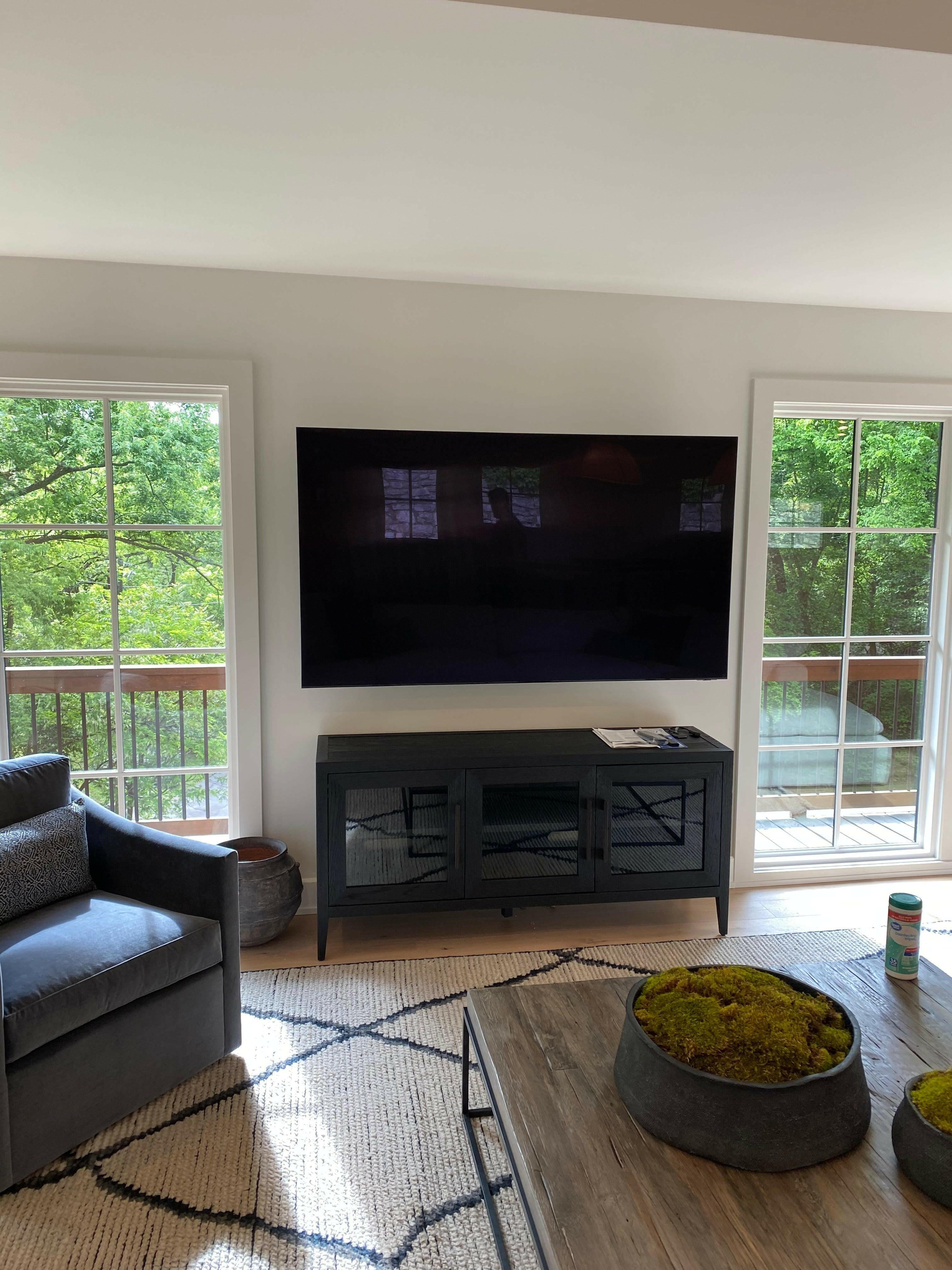 TV Mounting Installation Services | 32"-96" TVs | Mount10TV